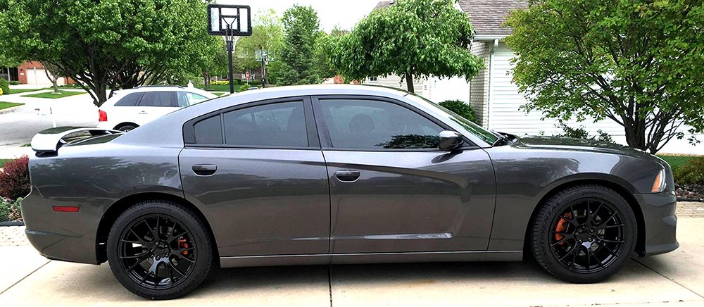 20x10 | 18 | F046 Gloss Black | Hellcat Style | 5x115 (Rear) - Factory ...